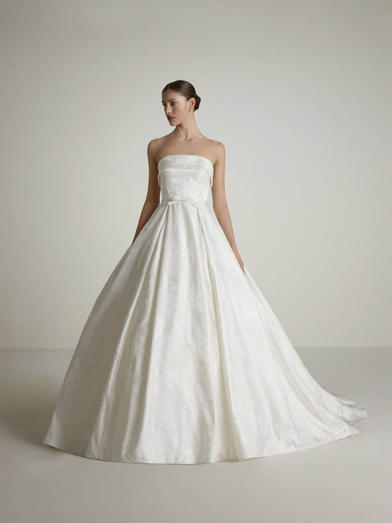 Robes de mariée - Showroom Déclaration Mariage Paris